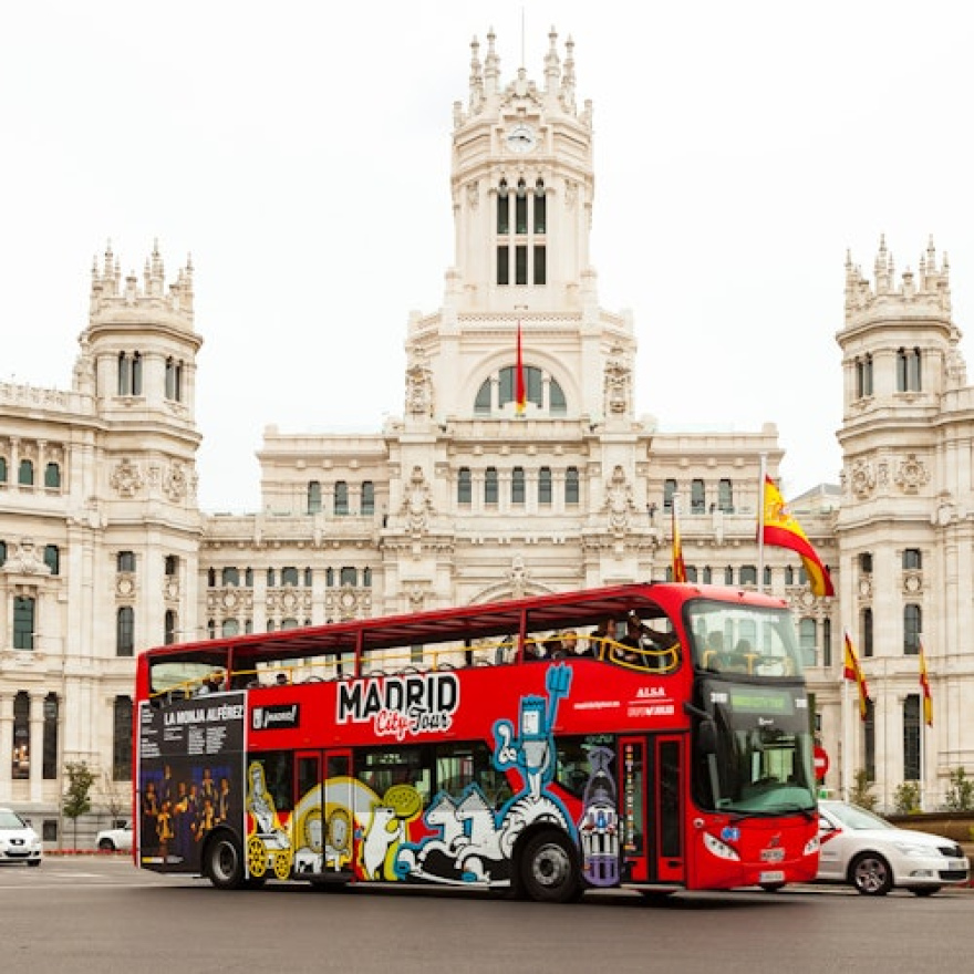 Hop-on Hop-off Bus Madrid + Bernabeu Tour & Museum | Andalucia.com