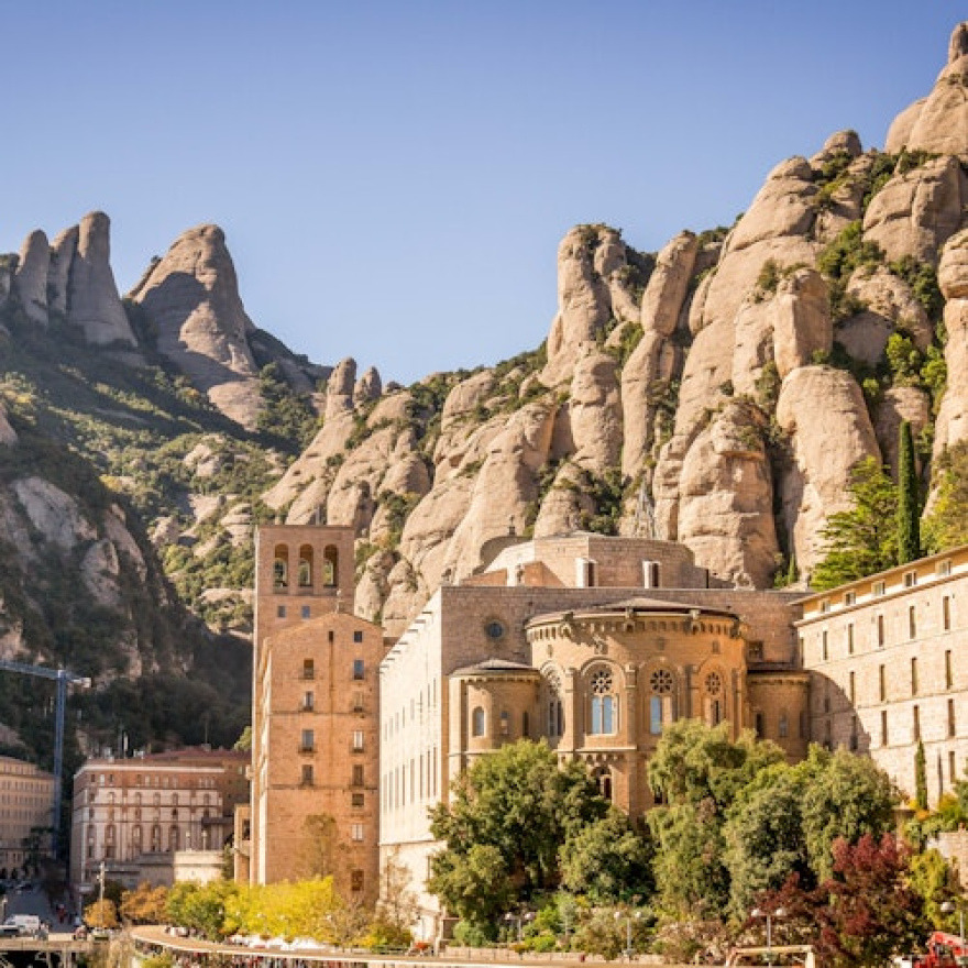 Montserrat & Wineries: Round trip + Wine Experience with Traditional ...